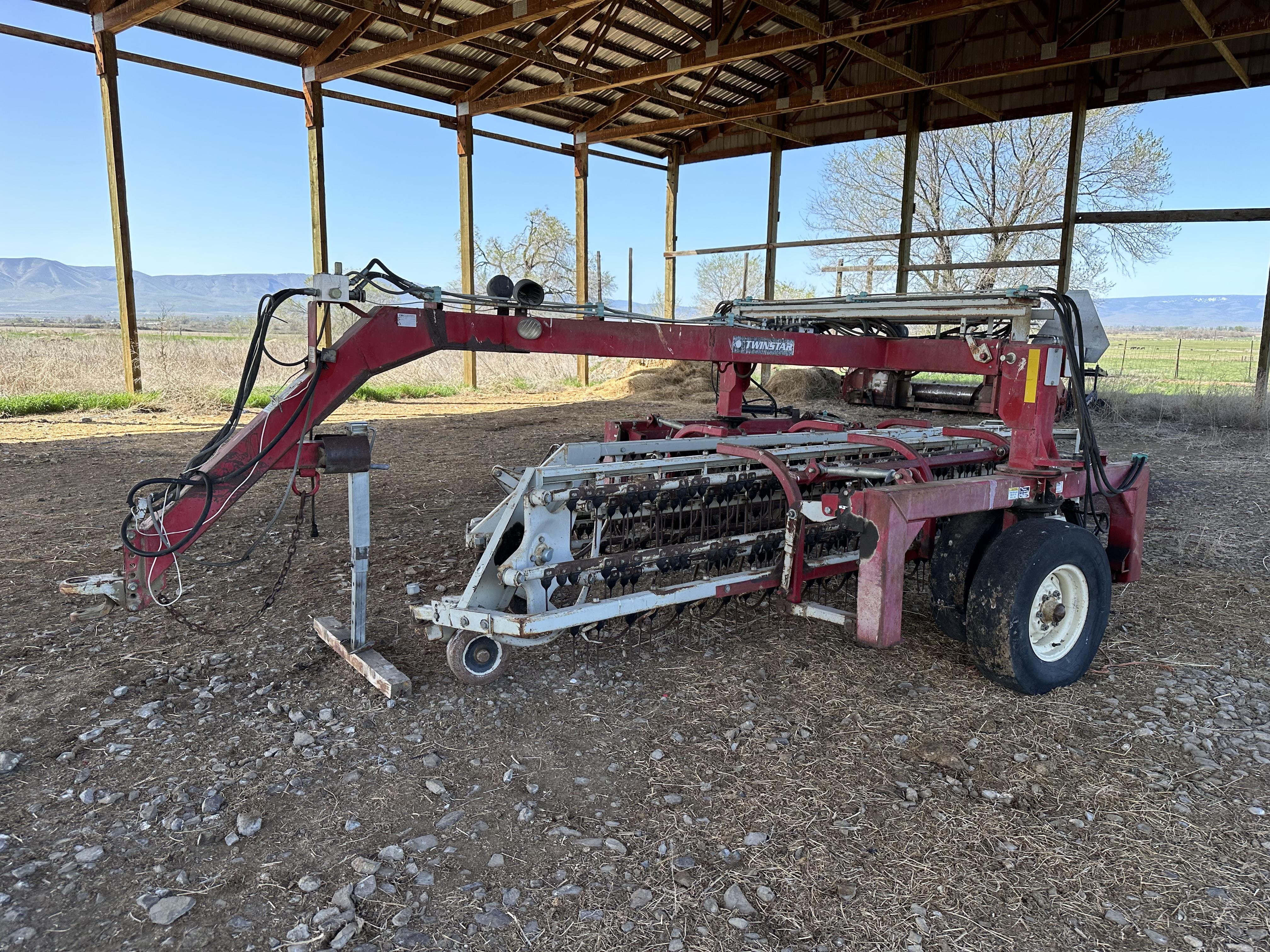 SOLD - Twinstar 2030 Hay Rake Hay and Forage | Tractor Zoom