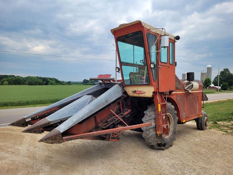 SOLD - New Idea 707 Harvesting Forage Harvesters - Self Propelled ...