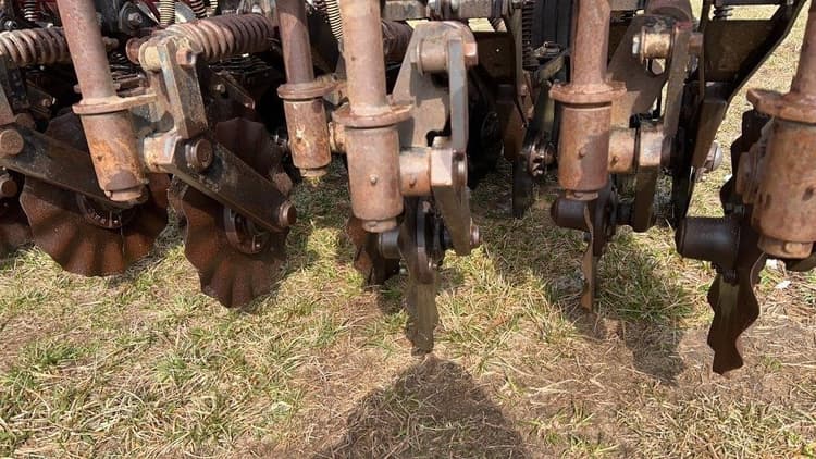 United Farm Tools 5000 Planting Grain Drills for Sale | Tractor Zoom