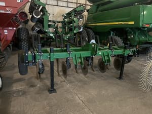 SOLD - Unverferth Zone-Builder Stock No. 355750 Tillage with 5 Shanks ...
