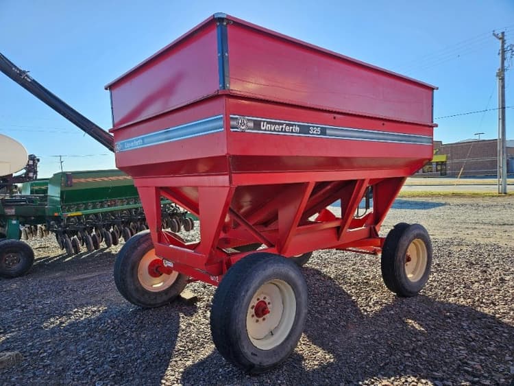 Unverferth 325 Harvesting Gravity Wagons for Sale | Tractor Zoom