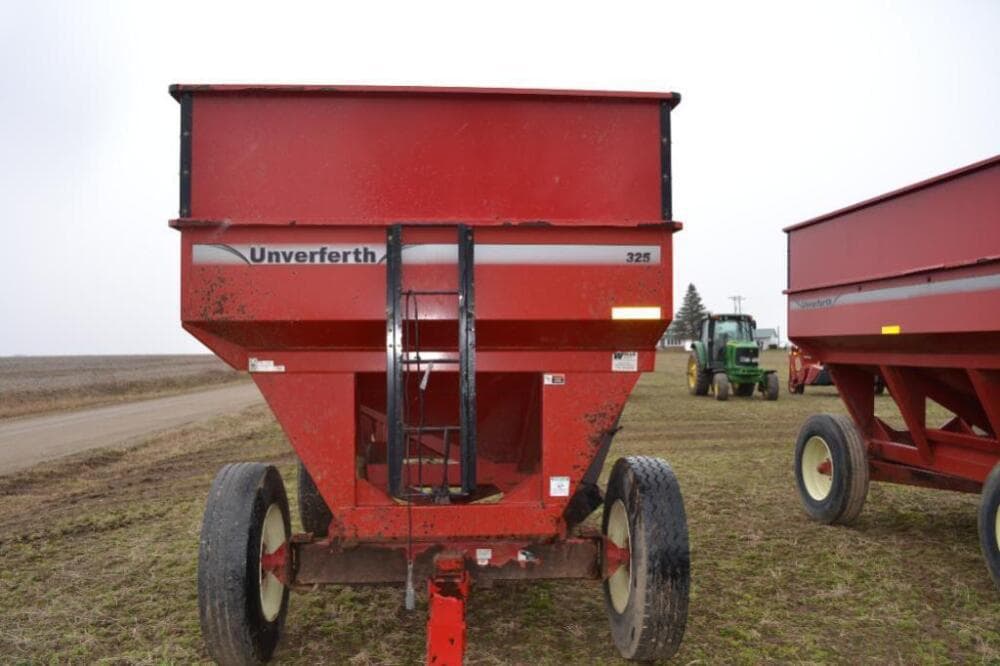 Unverferth 325 Harvesting Gravity Wagons for Sale | Tractor Zoom