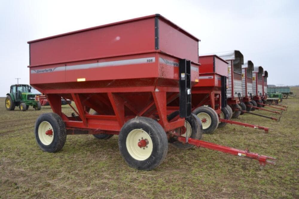 Unverferth 325 Harvesting Gravity Wagons for Sale | Tractor Zoom