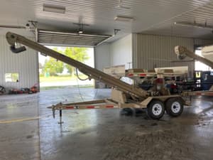 SOLD - UNVERFERTH 400 SEED PRO SEED TENDER Planting | Tractor Zoom