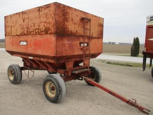 SOLD - Unverferth 435 Stock No. 25698 Harvesting with 400 Bu | Tractor Zoom