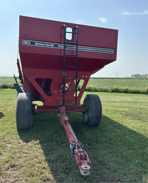 SOLD - Unverferth 530 Harvesting with 530 Bu | Tractor Zoom