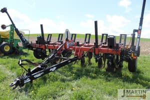 SOLD - Unverferth 6 row zone-bulider Tillage with --- Shanks | Tractor Zoom