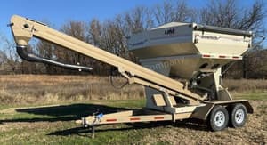 SOLD - Unverferth Seed Runner 2750 Lot No. 23 Planting | Tractor Zoom