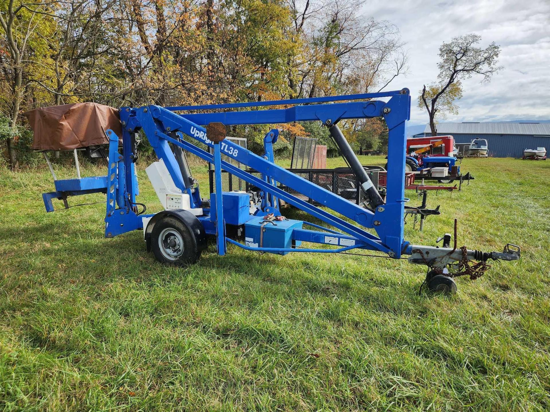 Tractor Zoom - Up-Right TL38