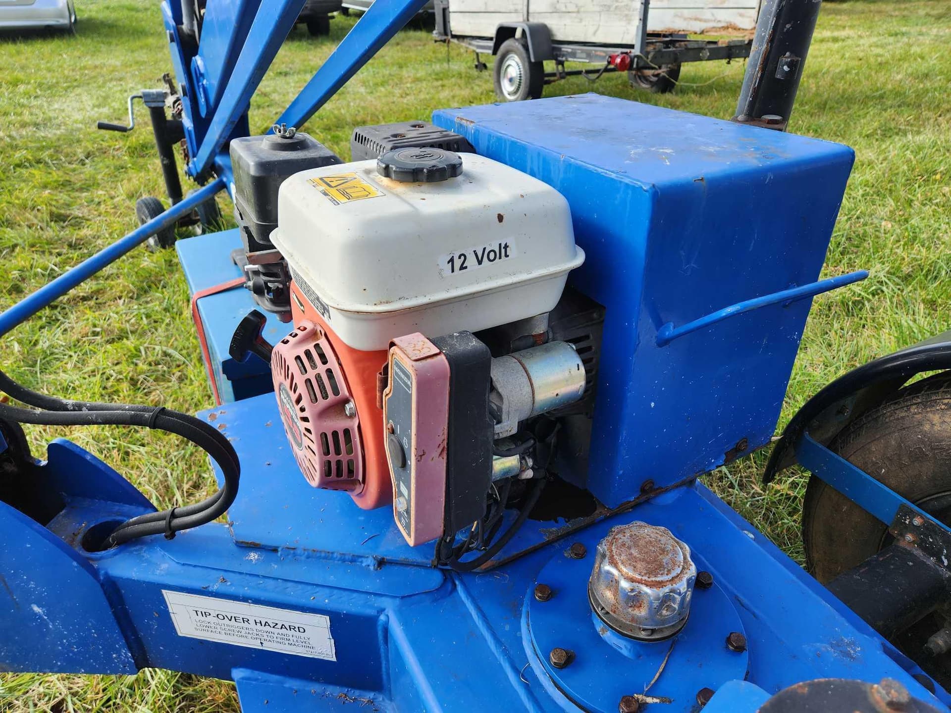 Tractor Zoom - Up-Right TL38