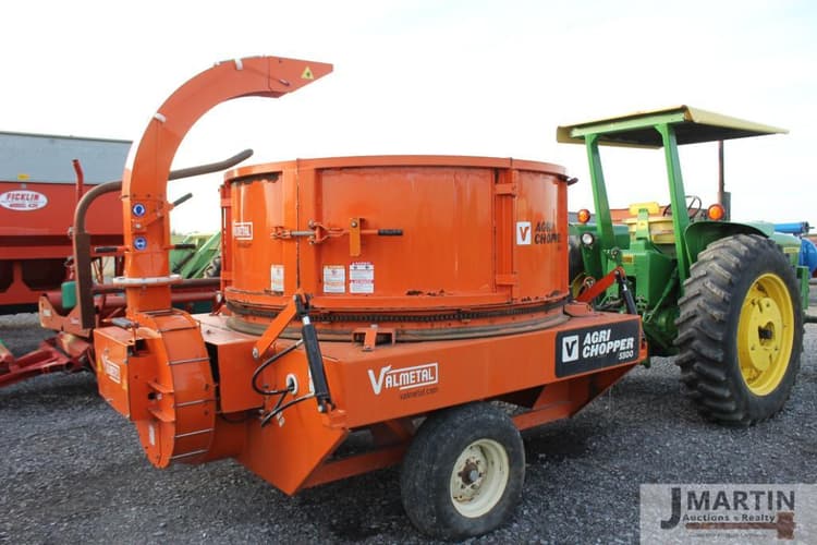 ValMetal 5500 Hay and Forage Bale Processors for Sale | Tractor Zoom