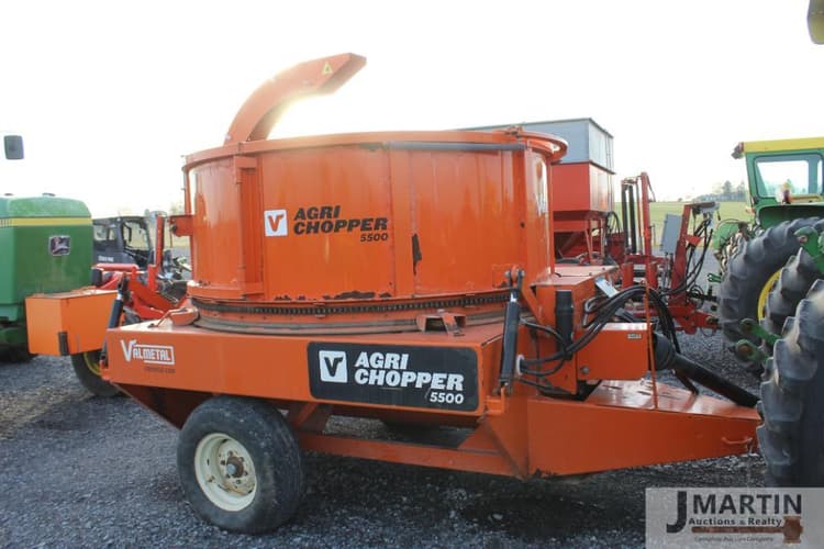 ValMetal 5500 Hay and Forage Bale Processors for Sale | Tractor Zoom