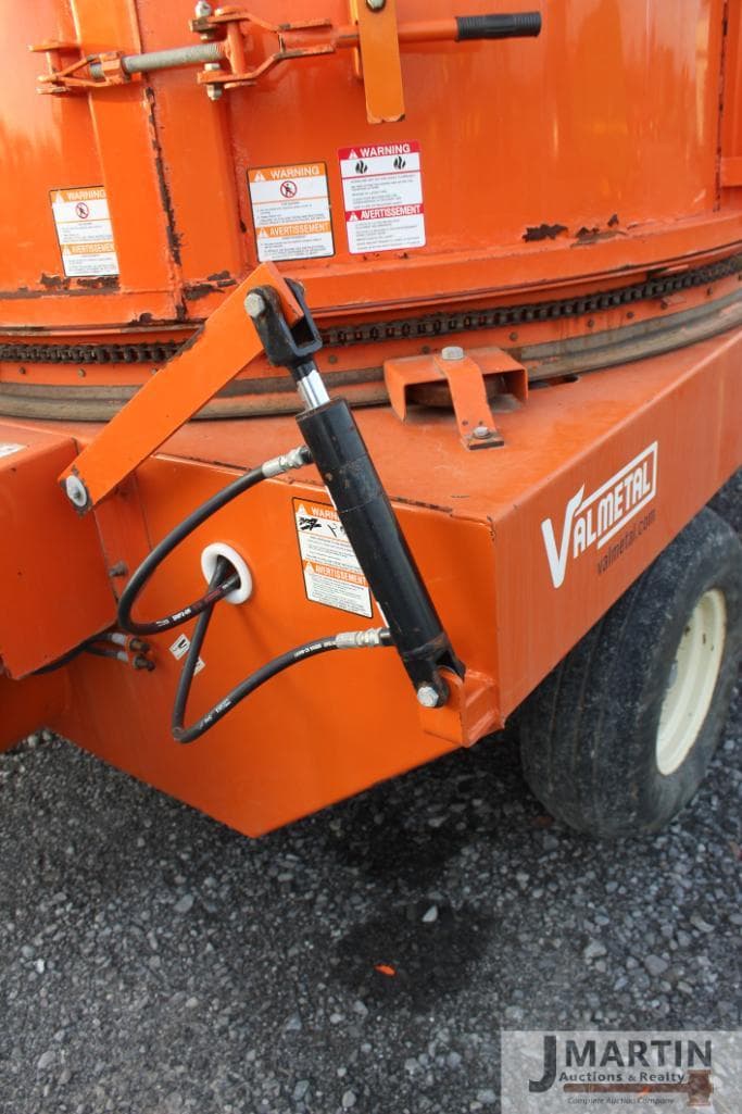 ValMetal 5500 Hay and Forage Bale Processors for Sale | Tractor Zoom