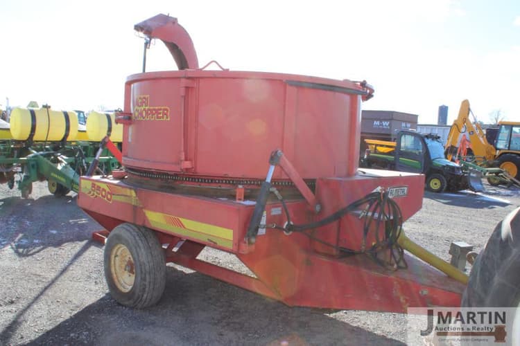 ValMetal 5500 Hay and Forage Bale Processors for Sale | Tractor Zoom