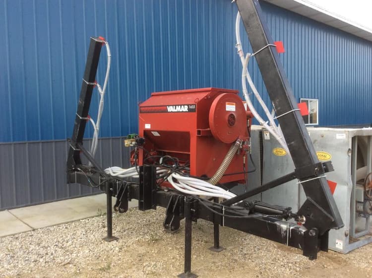 SOLD - Valmar 1655 Planting Air Seeders or Carts | Tractor Zoom