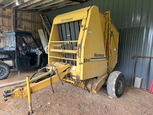 SOLD - Vermeer 5041 Lot No. 3 Hay and Forage with --- Bales | Tractor Zoom