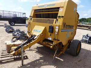 SOLD - VERMEER 555 XL SERIES ROUND BALER Hay and Forage with --- Bales ...