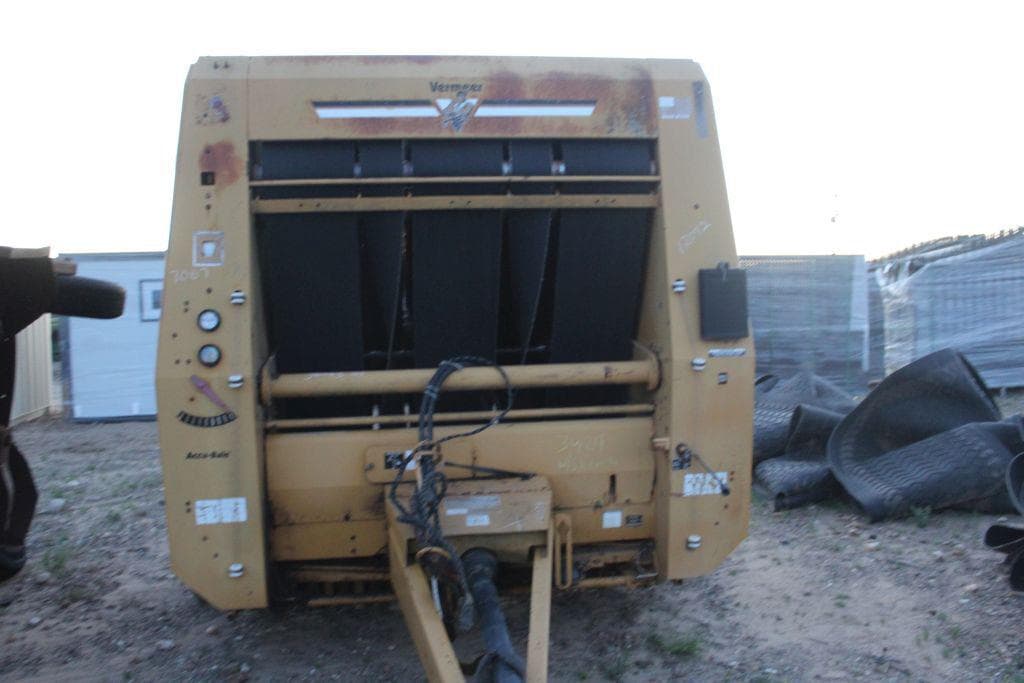 Vermeer 605L Hay and Forage Balers - Round for Sale | Tractor Zoom