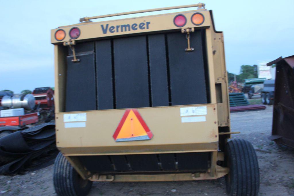 Vermeer 605L Hay and Forage Balers - Round for Sale | Tractor Zoom