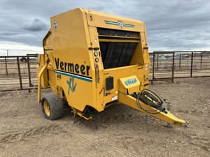 SOLD - Vermeer 605XL Lot No. 8912 Hay and Forage with --- Bales ...