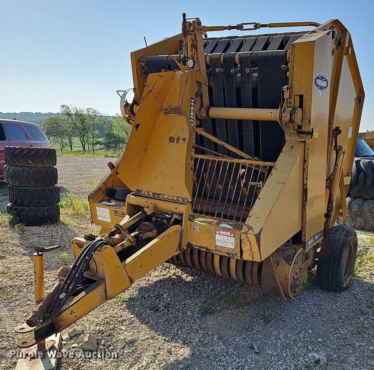 SOLD - Vermeer 605F Hay and Forage Balers - Round | Tractor Zoom