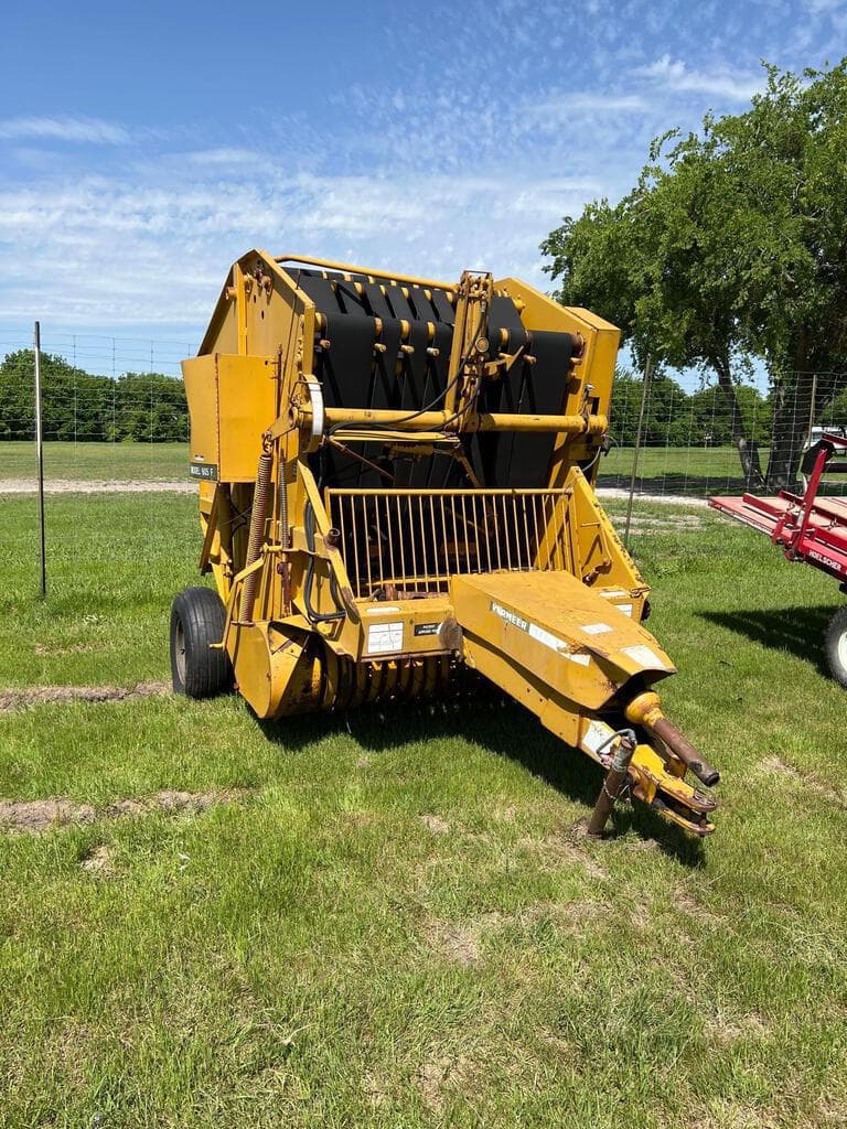 Vermeer 605F Hay and Forage Balers - Round for Sale | Tractor Zoom