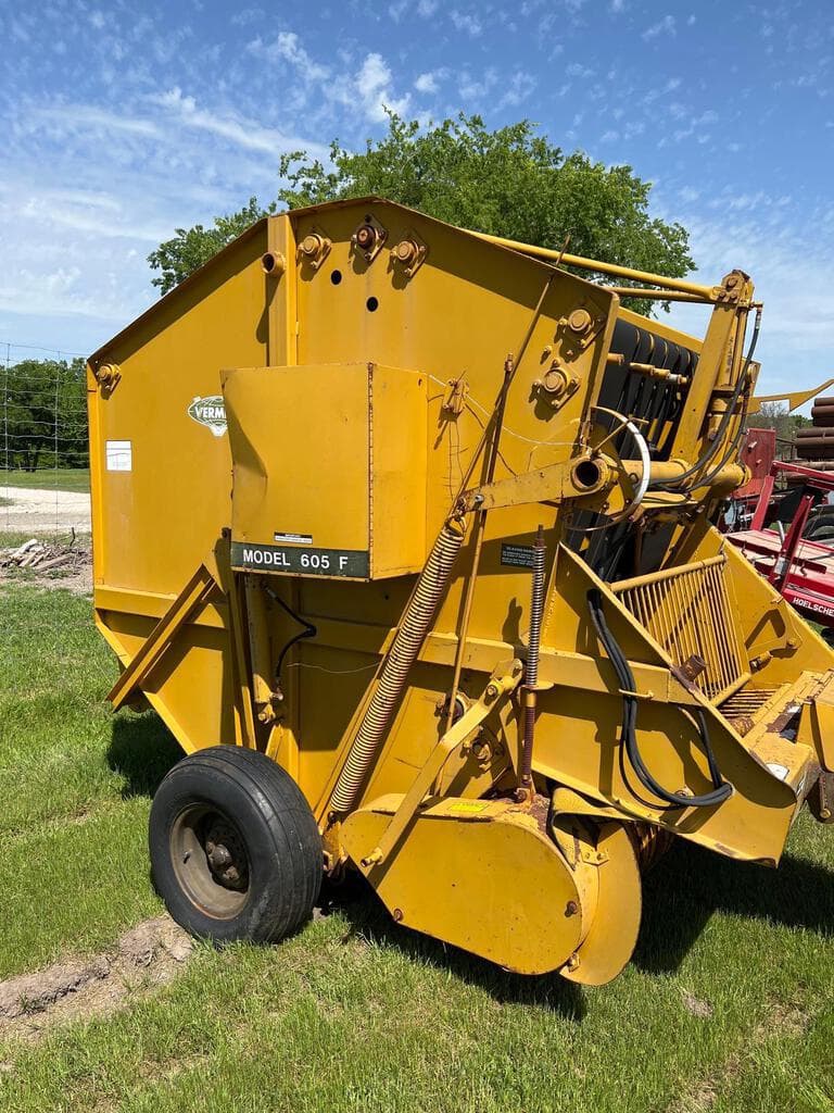 Vermeer 605F Hay and Forage Balers - Round for Sale | Tractor Zoom