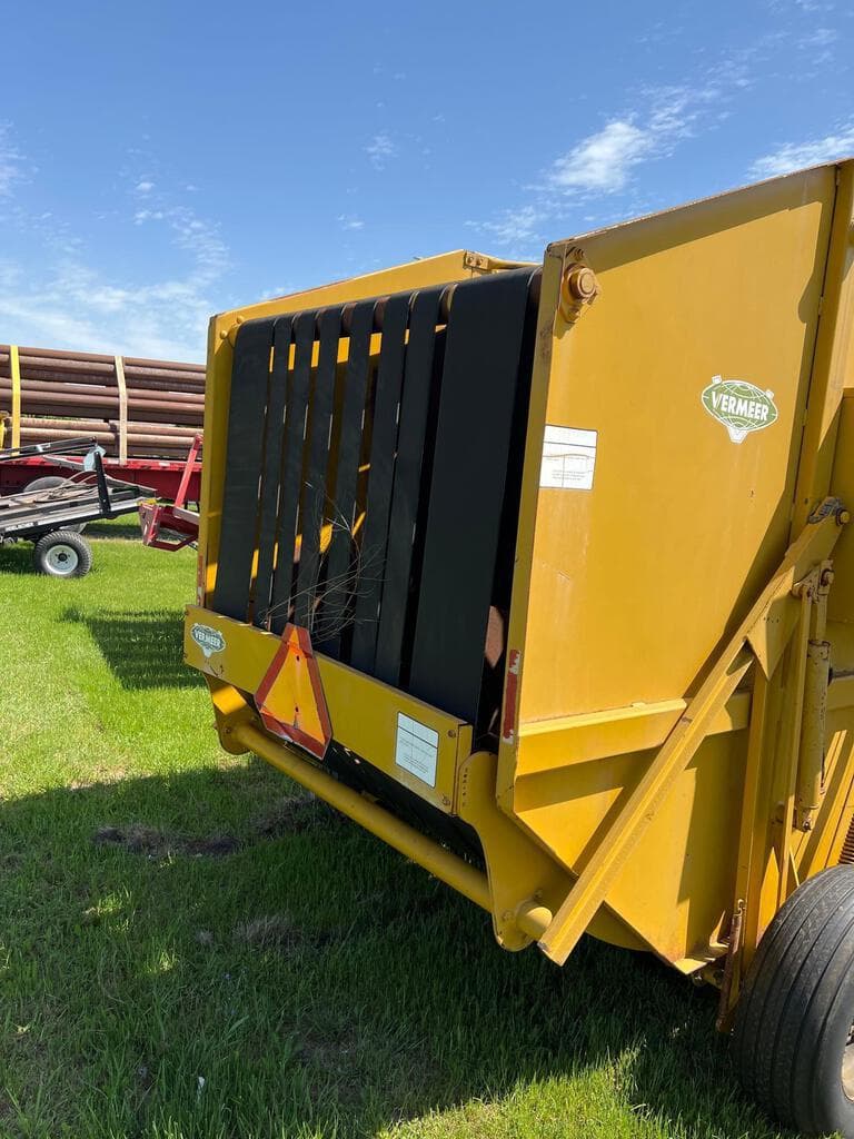 Vermeer 605F Hay and Forage Balers - Round for Sale | Tractor Zoom