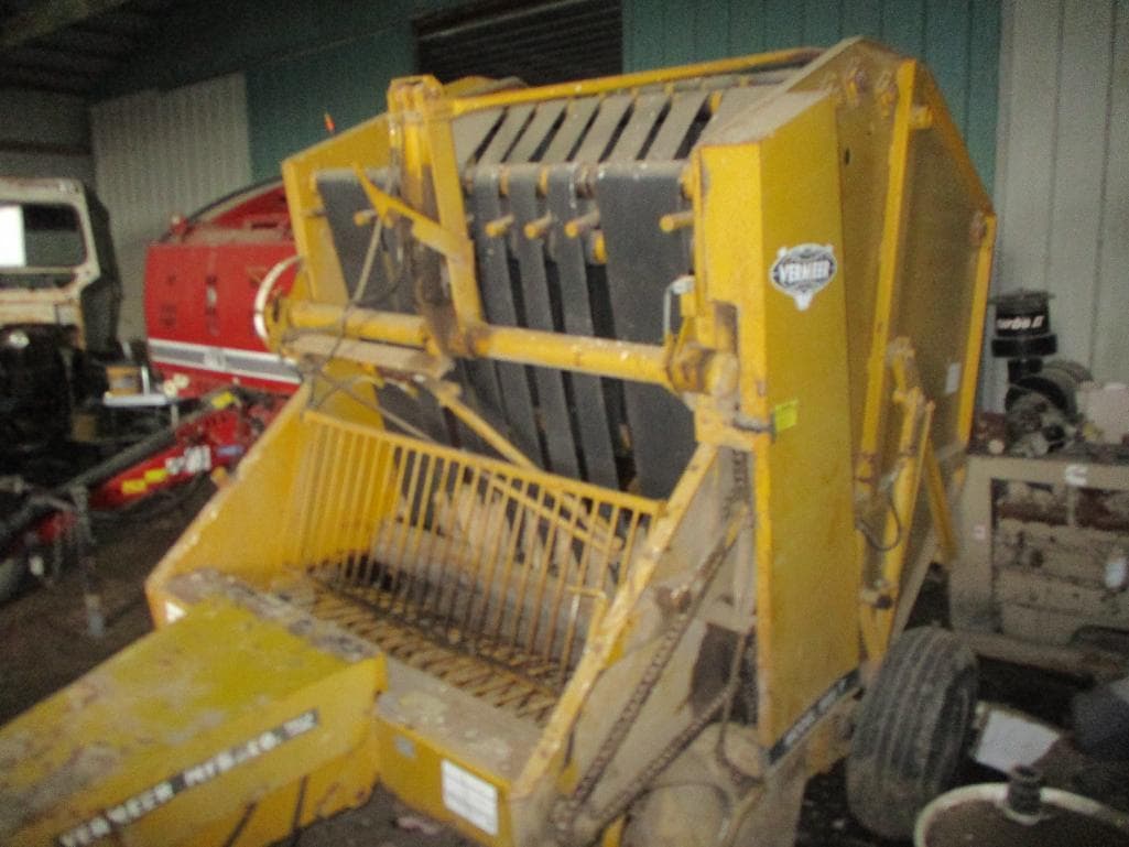 Vermeer 605F Hay and Forage Balers - Round for Sale | Tractor Zoom