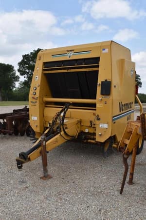 SOLD - Vermeer 605L Lot No. 1302 Hay and Forage with --- Bales ...
