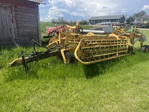 SOLD - Vermeer R-23 twin rake Hay and Forage | Tractor Zoom