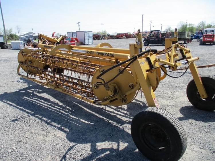 Vermeer R-23 Hay and Forage Hay - Rakes/Tedders for Sale | Tractor Zoom