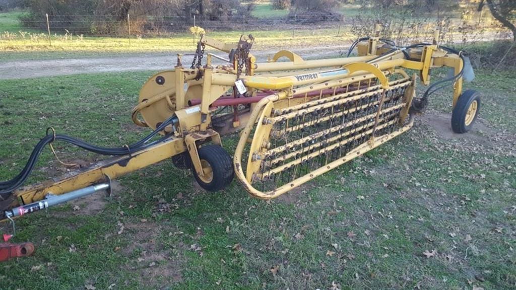 SOLD - Vermeer R23 Hay and Forage Hay - Rakes/Tedders | Tractor Zoom