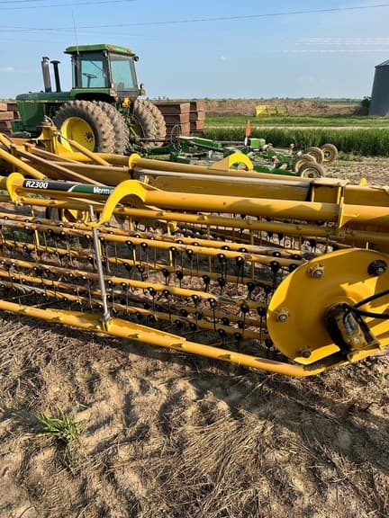 Vermeer R2300 Hay and Forage Hay - Rakes/Tedders for Sale | Tractor Zoom