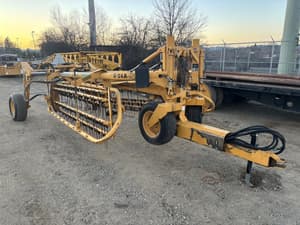 SOLD - Vermeer R24A Lot No. 7221 Hay and Forage | Tractor Zoom