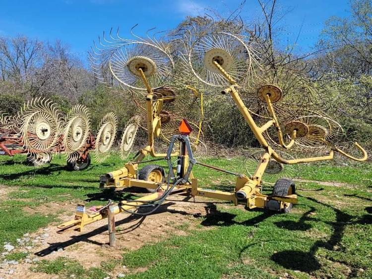 SOLD - Vermeer WR220 Hay and Forage Hay - Rakes/Tedders | Tractor Zoom