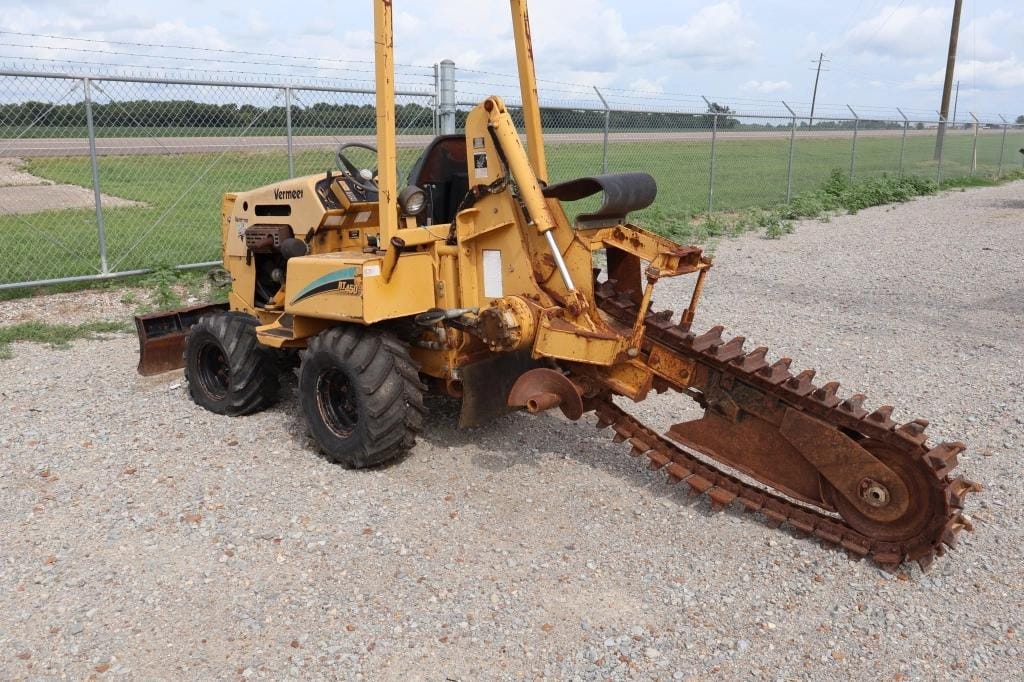 SOLD - Vermeer RT450 Lot No. 831 Construction with 1,554 Hrs | Tractor Zoom