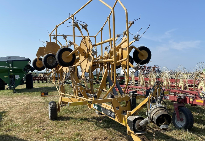 SOLD - Vermeer TE330 Hay and Forage | Tractor Zoom