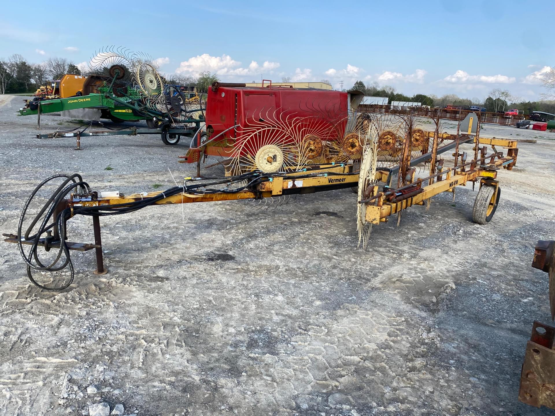 Vermeer WRV10 Hay and Forage Hay - Rakes/Tedders for Sale | Tractor Zoom