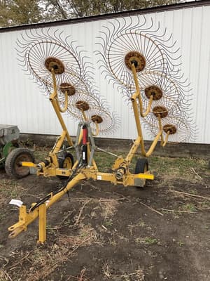 SOLD - Vermeer WR20 folding Hayrake Hay and Forage | Tractor Zoom