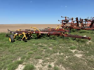 SOLD - Versatile 5000 Lot No. 13054 Tillage with --- Shanks | Tractor Zoom