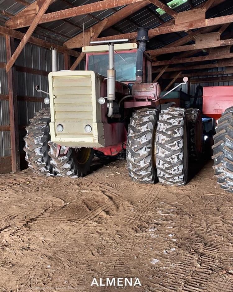 SOLD - Versatile 900 Tractors 300 to 424 HP | Tractor Zoom