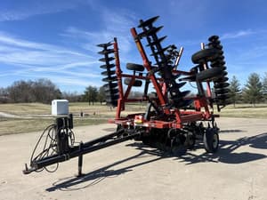 SOLD - Versatile TD500 Lot No. 915 Tillage with --- In | Tractor Zoom