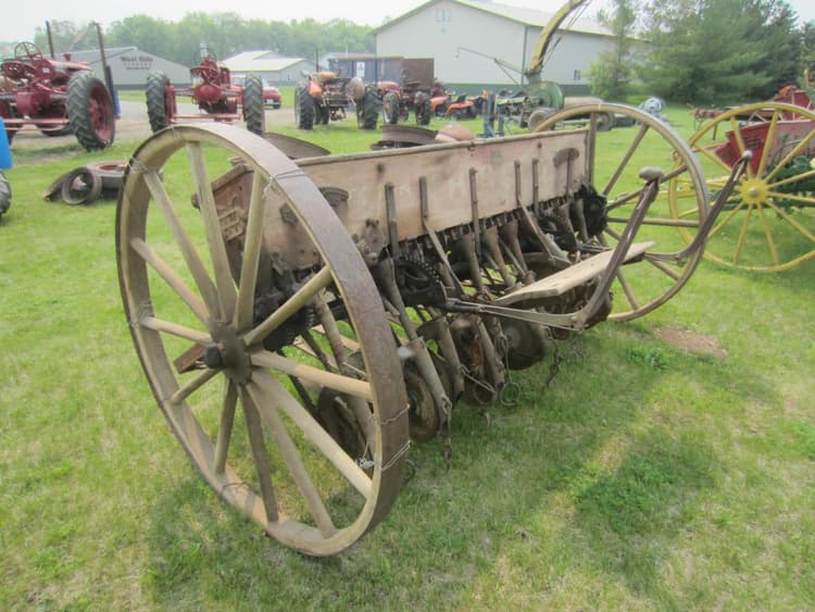 John Deere Van Brunt Planting Grain Drills for Sale | Tractor Zoom