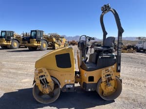 SOLD - Volvo DD25B Lot No. 1100 Construction with 886 Hrs | Tractor Zoom