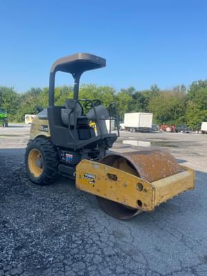 SOLD - Volvo SD45D Lot No. 109 Construction with 1,154 Hrs | Tractor Zoom