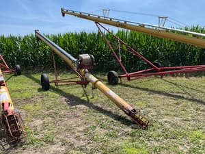 SOLD - Westfield 8x31 Lot No. 62255 Harvesting with 31 Ft | Tractor Zoom