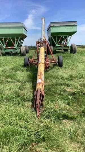 SOLD - Westfield WR80-31 Lot No. 171 Harvesting with --- Ft | Tractor Zoom