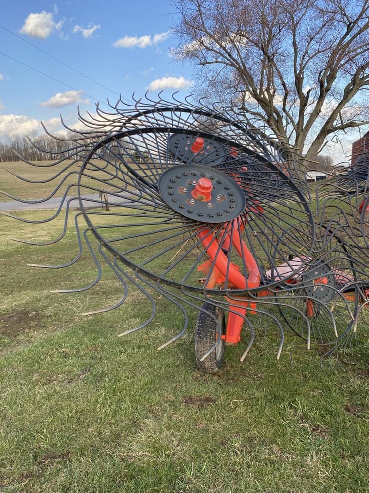 Kuhn Speedrake Hay and Forage Hay - Rakes/Tedders for Sale | Tractor Zoom