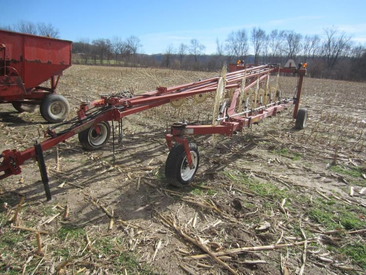 SOLD - Circle C Golden Eagle Wheel Rake Hay and Forage Hay - Rakes ...